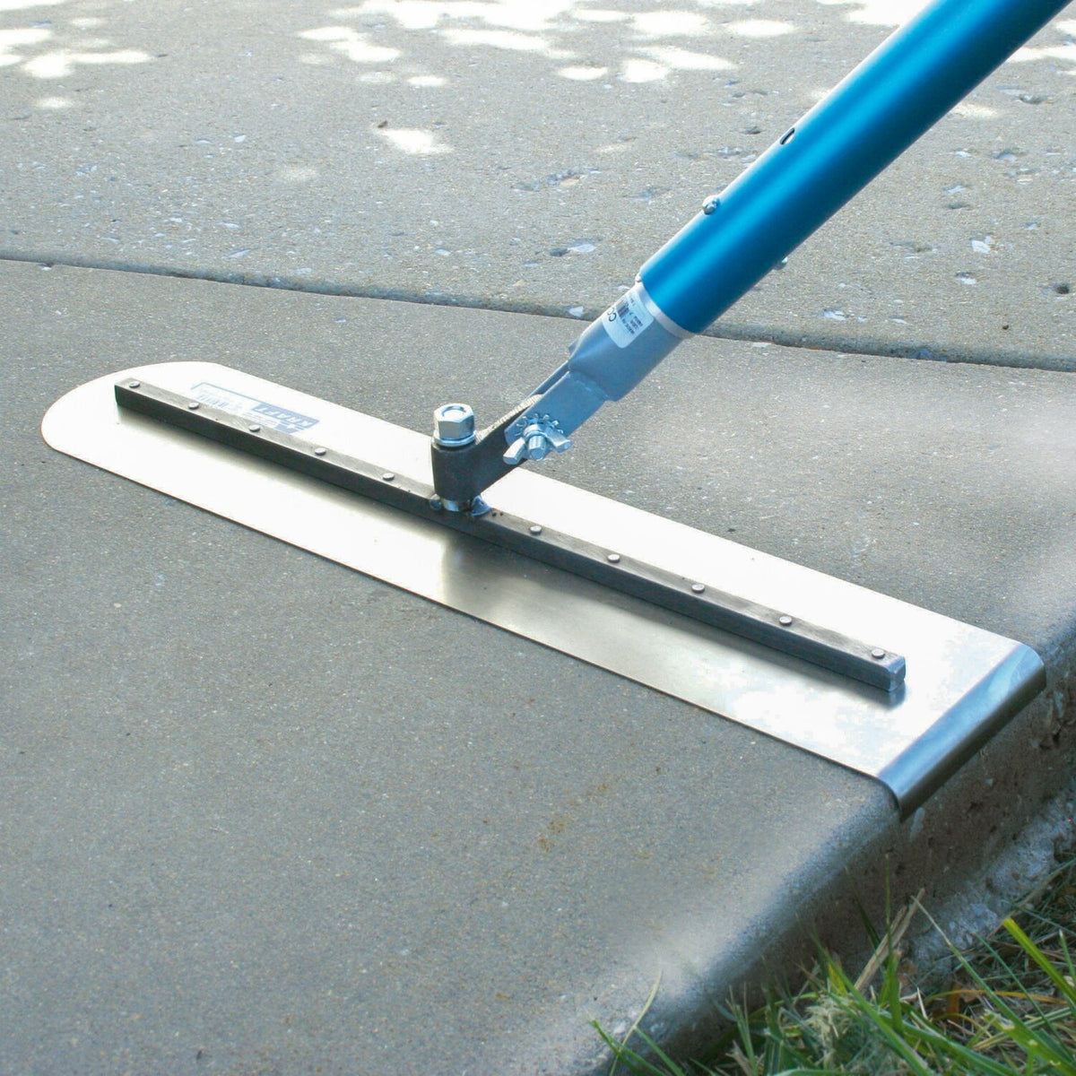 Kraft Tool CC648FE 48" 1/2"R Round End Edger/Fresno with Swivel Bracke ...